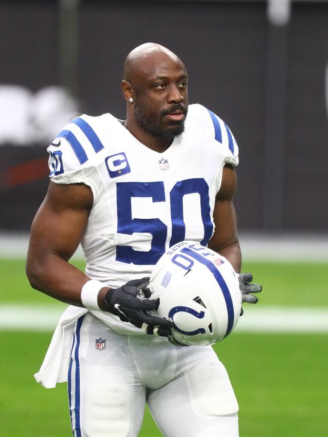 Panthers signed Justin Houston - Sportskeeda Stories