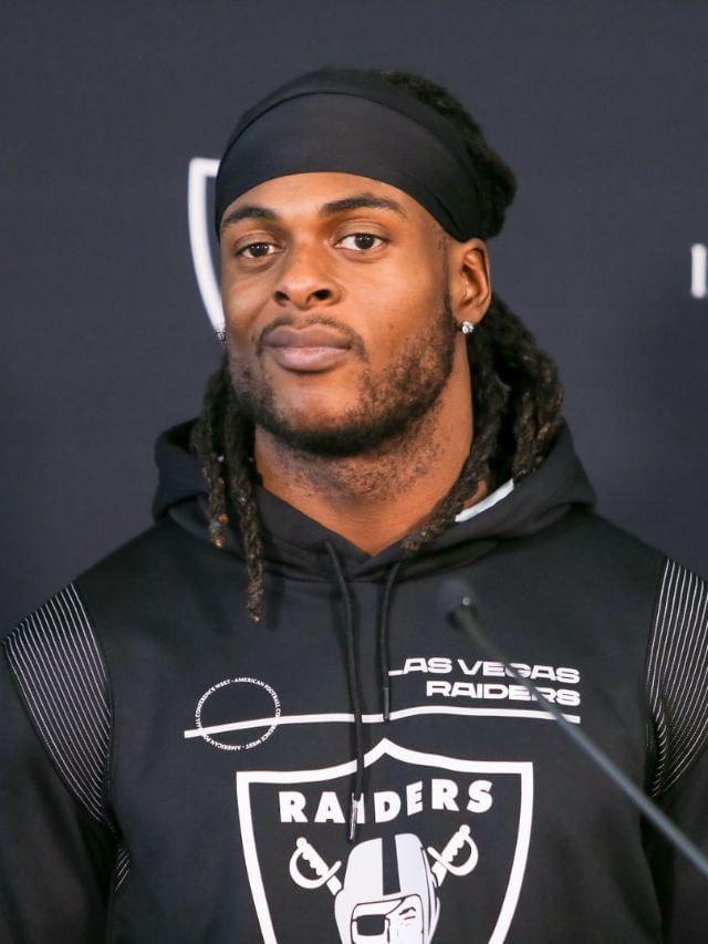 Adams Dances in Raiders’ Locker Room - Sportskeeda Stories